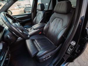 Black BMW X5 2018 in Marijampole, with an engine capacity of 3.00 L and mileage of 298 thousand km for 22750 €, photo 24 on AUTOMOTO.COM.LV