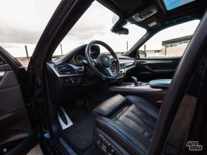 Black BMW X5 2018 in Marijampole, with an engine capacity of 3.00 L and mileage of 298 thousand km for 22750 €, photo 25 on AUTOMOTO.COM.LV