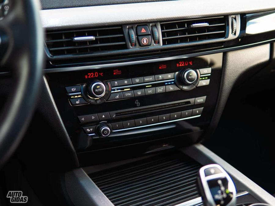 Black BMW X5 2018 in Marijampole, with an engine capacity of 3.00 L and mileage of 298 thousand km for 22750 €, photo 30 on AUTOMOTO.COM.LV