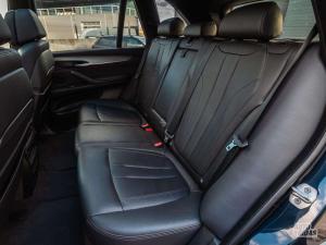 Black BMW X5 2018 in Marijampole, with an engine capacity of 3.00 L and mileage of 298 thousand km for 22750 €, photo 34 on AUTOMOTO.COM.LV