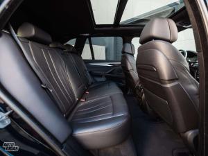 Black BMW X5 2018 in Marijampole, with an engine capacity of 3.00 L and mileage of 298 thousand km for 22750 €, photo 35 on AUTOMOTO.COM.LV