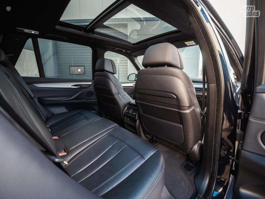 Black BMW X5 2018 in Marijampole, with an engine capacity of 3.00 L and mileage of 298 thousand km for 22750 €, photo 36 on AUTOMOTO.COM.LV