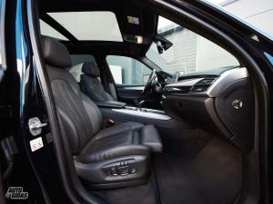 Black BMW X5 2018 in Marijampole, with an engine capacity of 3.00 L and mileage of 298 thousand km for 22750 €, photo 38 on AUTOMOTO.COM.LV