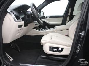 Melns BMW X5 2018 Viļņa, ar dzinēja tilpumu 3.00 L un nobraukumu 158 tūkst. km par 41899 €, foto 5 vietnē AUTOMOTO.COM.LV