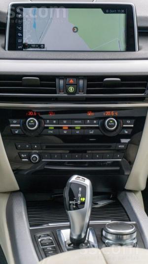 Black BMW X5 2018 in Riga, with an engine capacity of 2.00 L and mileage of 225 thousand km for 22990 €, photo 13 on AUTOMOTO.COM.LV