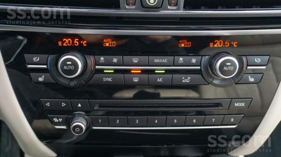 Black BMW X5 2018 in Riga, with an engine capacity of 2.00 L and mileage of 225 thousand km for 22990 €, photo 17 on AUTOMOTO.COM.LV
