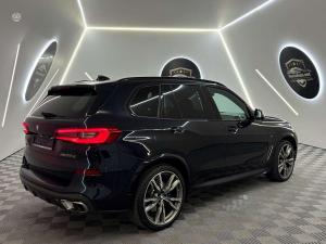 Black BMW X5 2018 in Marijampole, with an engine capacity of 2.99 L and mileage of 320 thousand km for 34650 €, photo 38 on AUTOMOTO.COM.LV