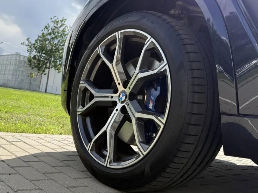 Black BMW X5 2018 in Riga, with an engine capacity of 3.00 L and mileage of 130 thousand km for 45900 €, photo 10 on AUTOMOTO.COM.LV