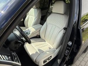 Black BMW X5 2018 in Riga, with an engine capacity of 3.00 L and mileage of 130 thousand km for 45900 €, photo 15 on AUTOMOTO.COM.LV