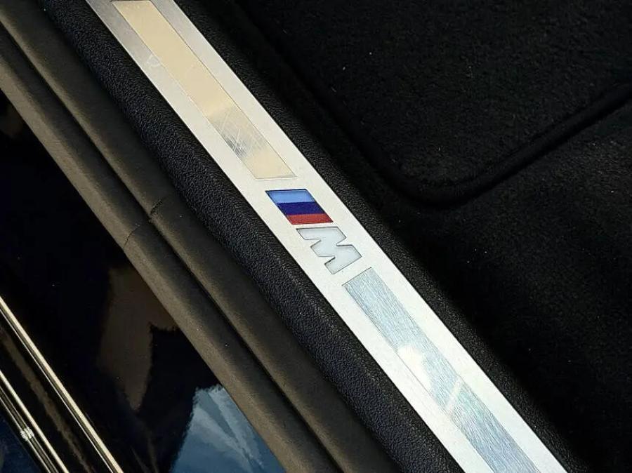 Black BMW X5 2018 in Riga, with an engine capacity of 3.00 L and mileage of 130 thousand km for 45900 €, photo 19 on AUTOMOTO.COM.LV