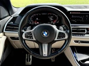 Black BMW X5 2018 in Riga, with an engine capacity of 3.00 L and mileage of 130 thousand km for 45900 €, photo 21 on AUTOMOTO.COM.LV