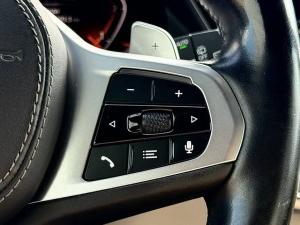 Black BMW X5 2018 in Riga, with an engine capacity of 3.00 L and mileage of 130 thousand km for 45900 €, photo 24 on AUTOMOTO.COM.LV