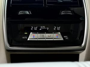 Black BMW X5 2018 in Riga, with an engine capacity of 3.00 L and mileage of 130 thousand km for 45900 €, photo 43 on AUTOMOTO.COM.LV