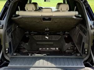 Black BMW X5 2018 in Riga, with an engine capacity of 3.00 L and mileage of 130 thousand km for 45900 €, photo 49 on AUTOMOTO.COM.LV
