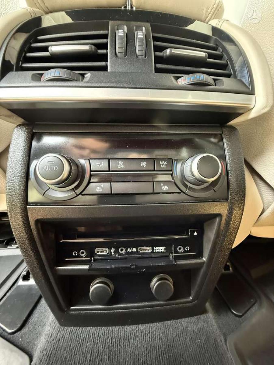 Melns BMW X5 2018 Šauļi, ar dzinēja tilpumu 2.00 L un nobraukumu 142 tūkst. km par 27900 €, foto 14 vietnē AUTOMOTO.COM.LV