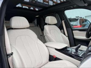 Melns BMW X5 2018 Šauļi, ar dzinēja tilpumu 2.00 L un nobraukumu 142 tūkst. km par 27900 €, foto 23 vietnē AUTOMOTO.COM.LV