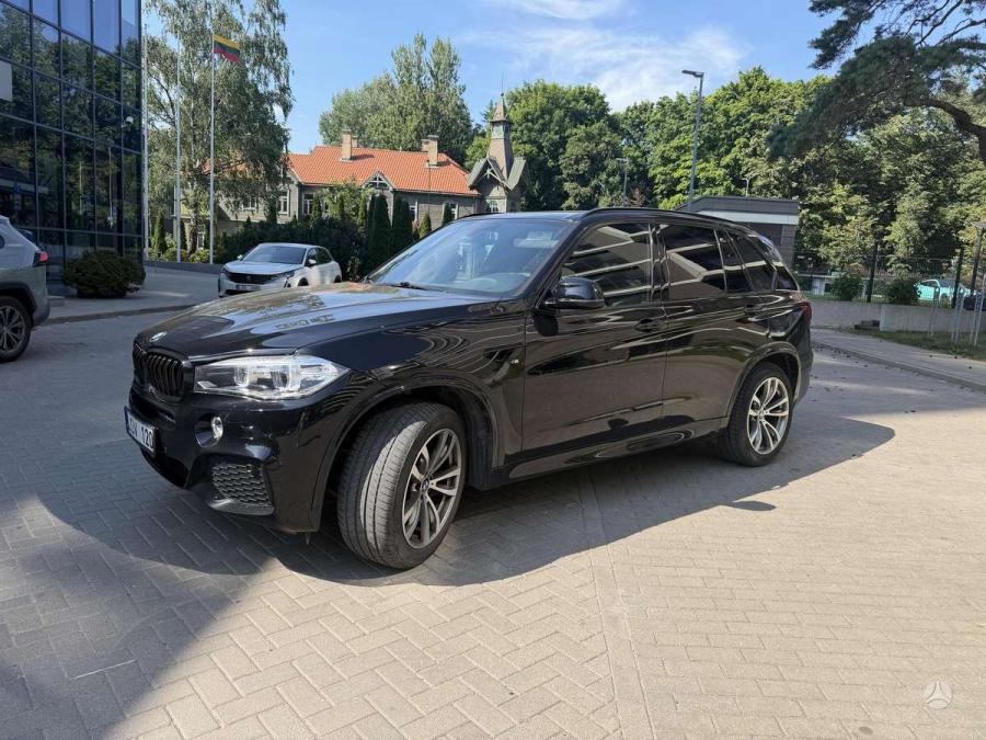 Melns BMW X5 2018 Viļņa, ar dzinēja tilpumu 2.98 L un nobraukumu 111 tūkst. km par 26200 €, foto 3 vietnē AUTOMOTO.COM.LV