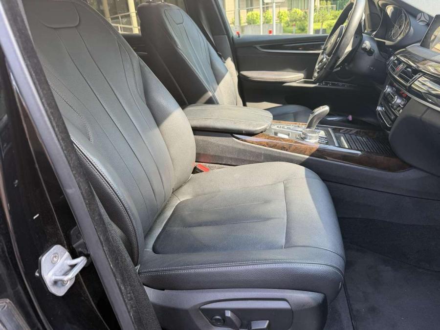 Melns BMW X5 2018 Viļņa, ar dzinēja tilpumu 2.98 L un nobraukumu 111 tūkst. km par 26200 €, foto 12 vietnē AUTOMOTO.COM.LV