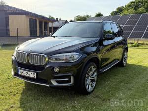 Black BMW X5 2018 in Riga, with an engine capacity of 2.00 L and mileage of 106 thousand km for 25000 €, photo 3 on AUTOMOTO.COM.LV