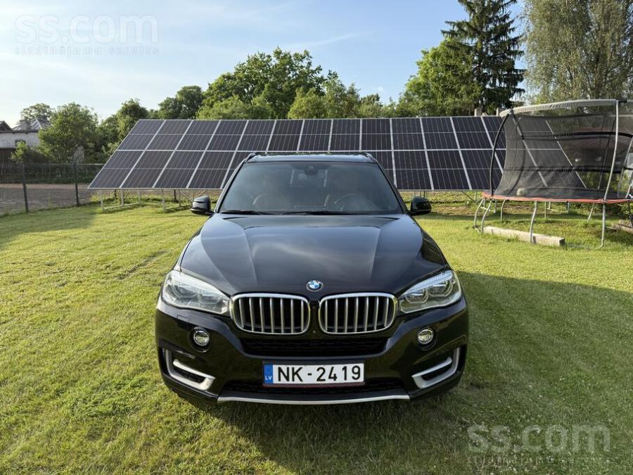 Black BMW X5 2018 in Riga, with an engine capacity of 2.00 L and mileage of 106 thousand km for 25000 €, photo 13 on AUTOMOTO.COM.LV