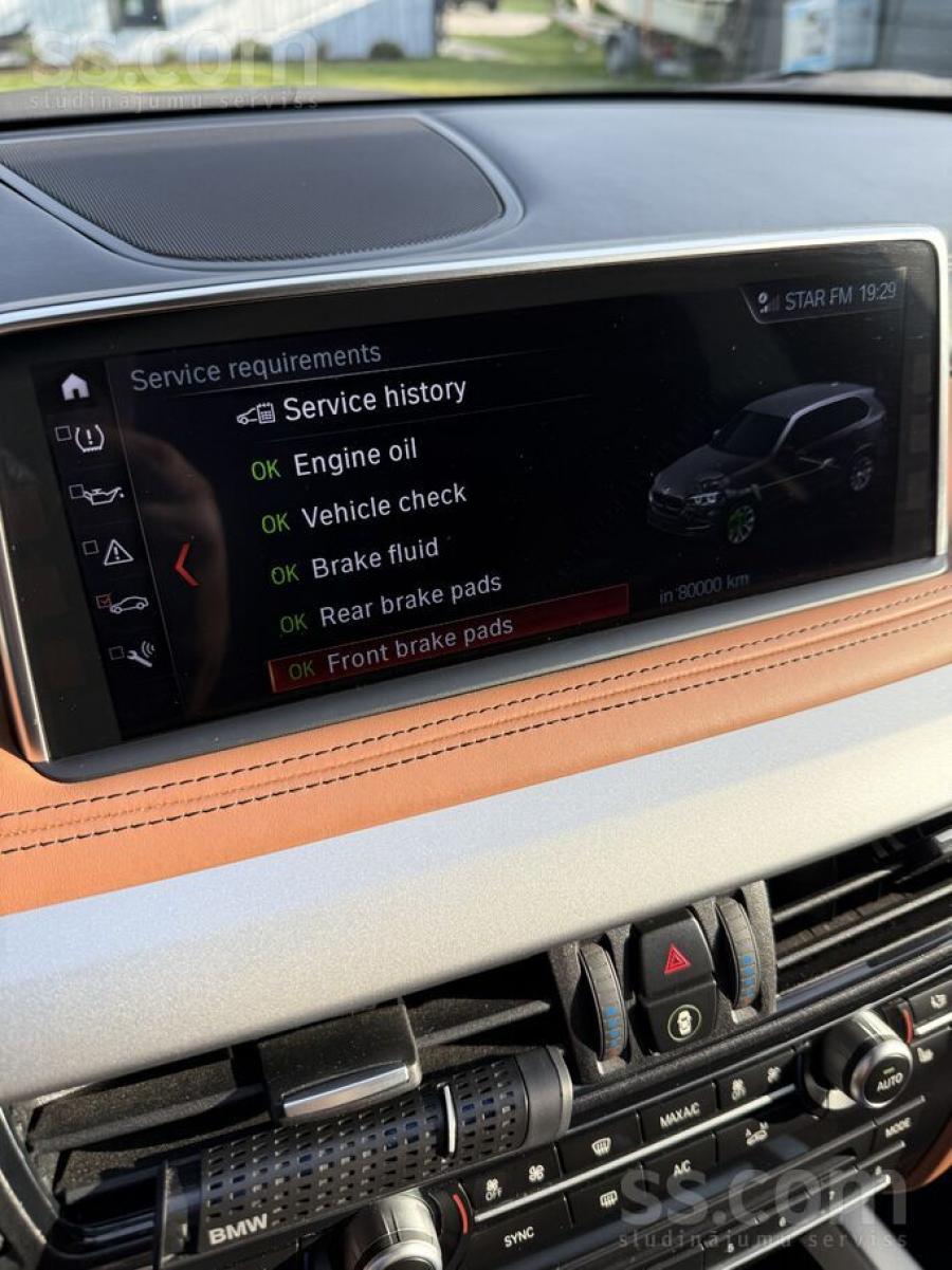 Black BMW X5 2018 in Riga, with an engine capacity of 2.00 L and mileage of 106 thousand km for 25000 €, photo 15 on AUTOMOTO.COM.LV