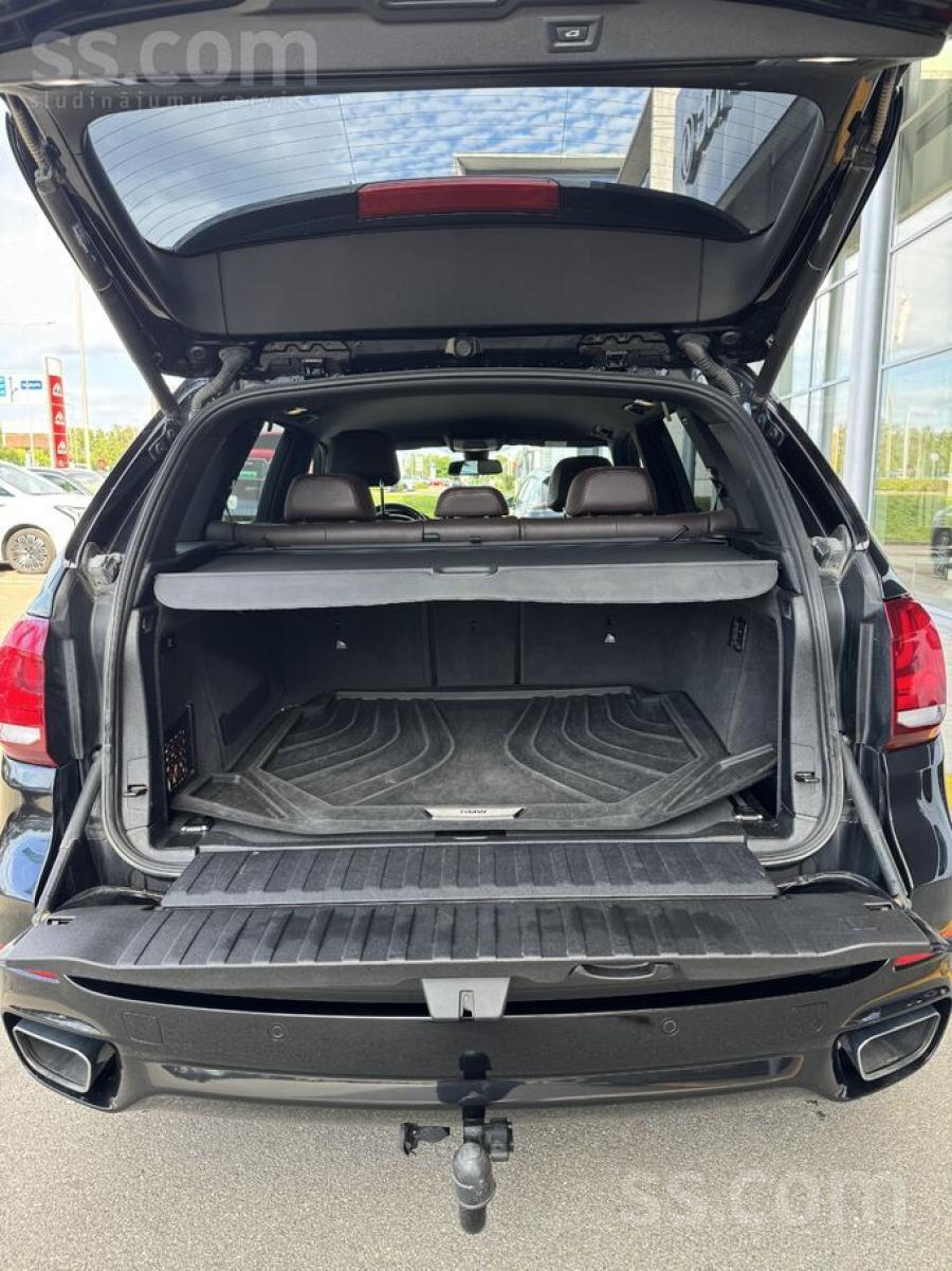 Melns BMW X5 2018 Rīga, ar dzinēja tilpumu 3.00 L un nobraukumu 177 tūkst. km par 24490 €, foto 10 vietnē AUTOMOTO.COM.LV