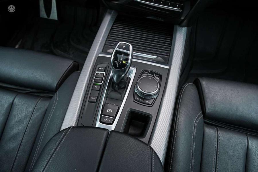 Melns BMW X5 2018 Kauņa, ar dzinēja tilpumu 2.99 L un nobraukumu 256 tūkst. km par 26450 €, foto 24 vietnē AUTOMOTO.COM.LV