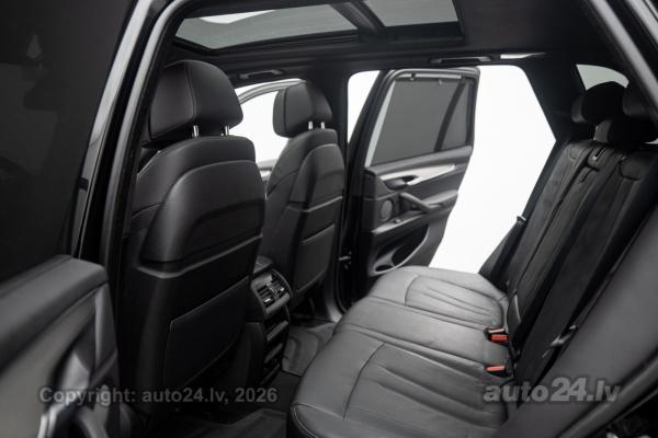 Black BMW X5 2018 in Tallinn, with an engine capacity of 2.00 L and mileage of 193 thousand km for 20999 €, photo 9 on AUTOMOTO.COM.LV