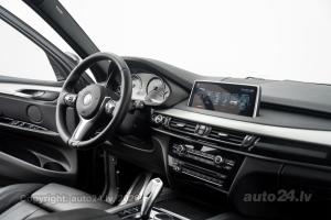 Black BMW X5 2018 in Tallinn, with an engine capacity of 2.00 L and mileage of 193 thousand km for 20999 €, photo 13 on AUTOMOTO.COM.LV