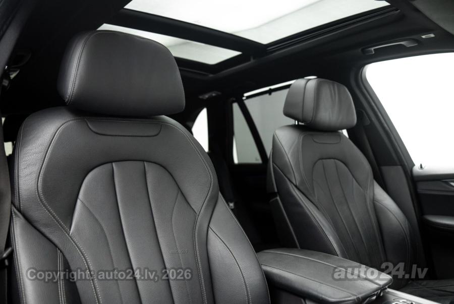 Black BMW X5 2018 in Tallinn, with an engine capacity of 2.00 L and mileage of 193 thousand km for 20999 €, photo 15 on AUTOMOTO.COM.LV