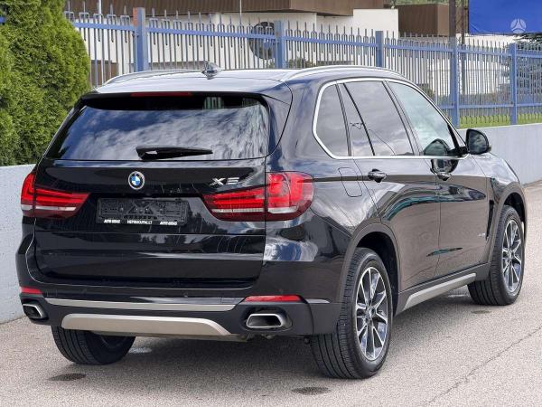 Black BMW X5 2018 in Vilnius, with an engine capacity of 2.98 L and mileage of 38 thousand km for 28000 €, photo 5 on AUTOMOTO.COM.LV