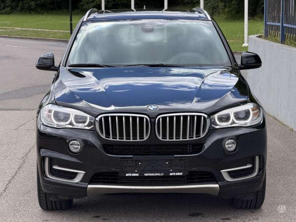 Black BMW X5 2018 in Vilnius, with an engine capacity of 2.98 L and mileage of 38 thousand km for 28000 €, photo 10 on AUTOMOTO.COM.LV