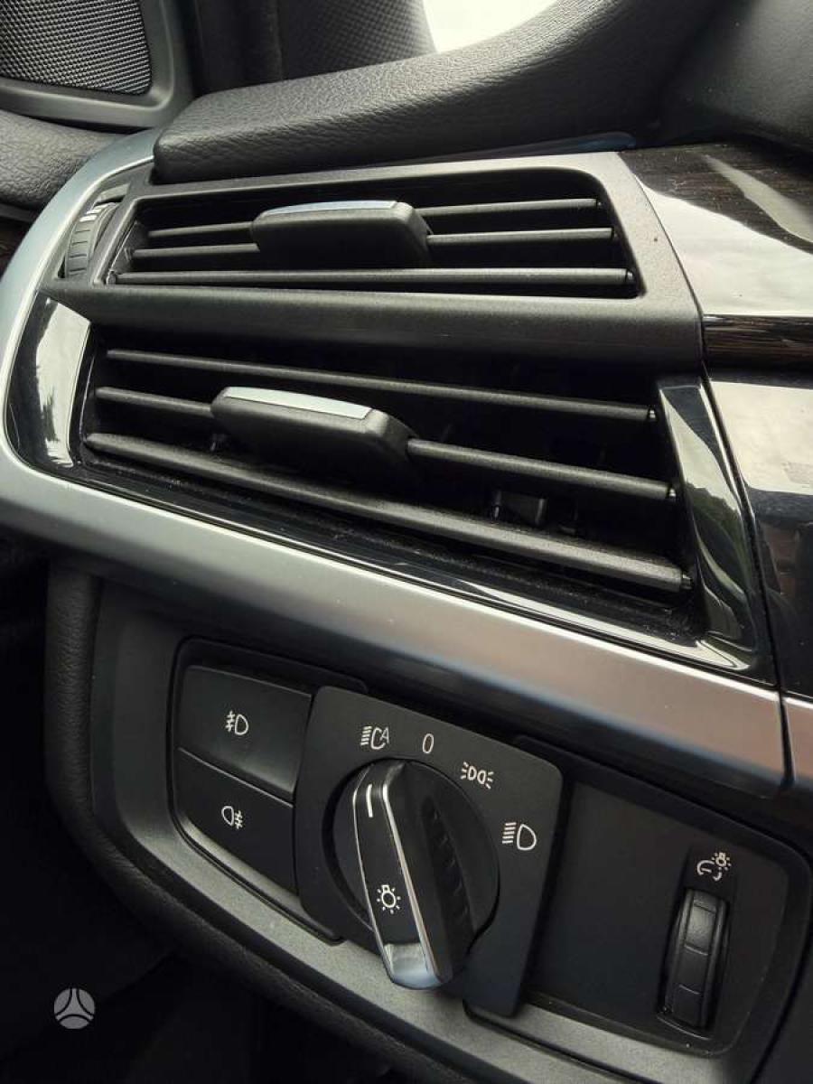 Melns BMW X5 2018 Viļņa, ar dzinēja tilpumu 2.98 L un nobraukumu 38 tūkst. km par 28000 €, foto 32 vietnē AUTOMOTO.COM.LV
