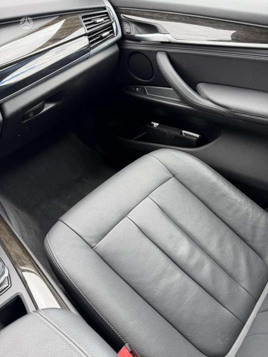 Melns BMW X5 2018 Viļņa, ar dzinēja tilpumu 2.98 L un nobraukumu 38 tūkst. km par 28000 €, foto 34 vietnē AUTOMOTO.COM.LV