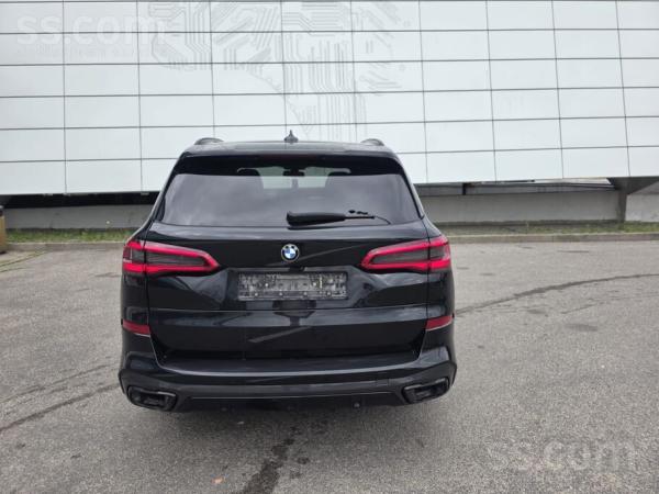 Melns BMW X5 2018 Rīga, ar dzinēja tilpumu 3.00 L un nobraukumu 129 tūkst. km par 40950 €, foto 2 vietnē AUTOMOTO.COM.LV
