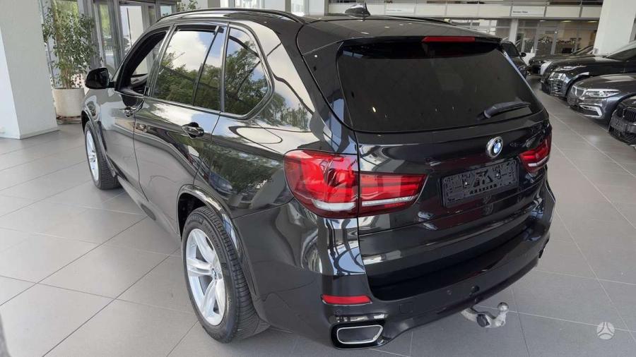 Melns BMW X5 2018 Marijampole, ar dzinēja tilpumu 2.99 L un nobraukumu 210 tūkst. km par 26999 €, foto 4 vietnē AUTOMOTO.COM.LV