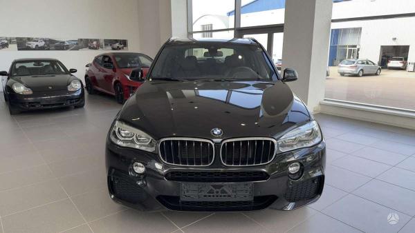 Black BMW X5 2018 in Marijampole, with an engine capacity of 2.99 L and mileage of 210 thousand km for 26999 €, photo 10 on AUTOMOTO.COM.LV