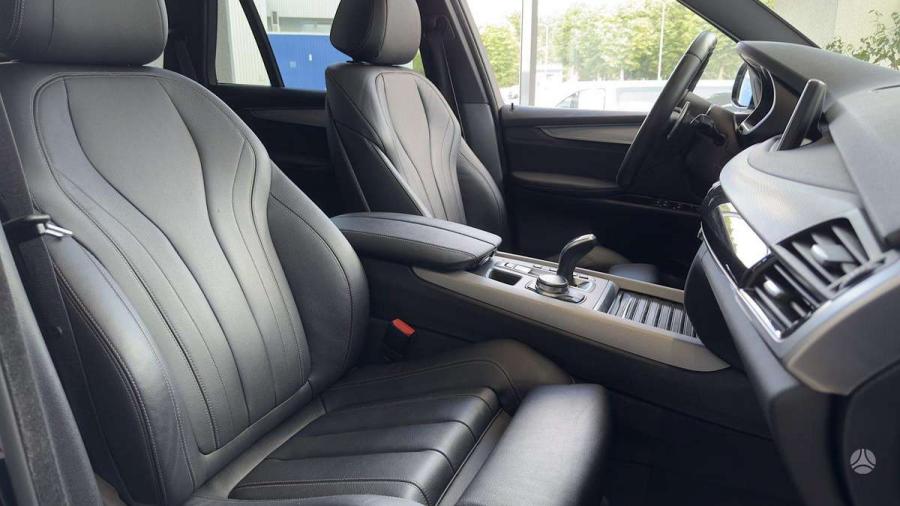 Melns BMW X5 2018 Marijampole, ar dzinēja tilpumu 2.99 L un nobraukumu 210 tūkst. km par 26999 €, foto 17 vietnē AUTOMOTO.COM.LV