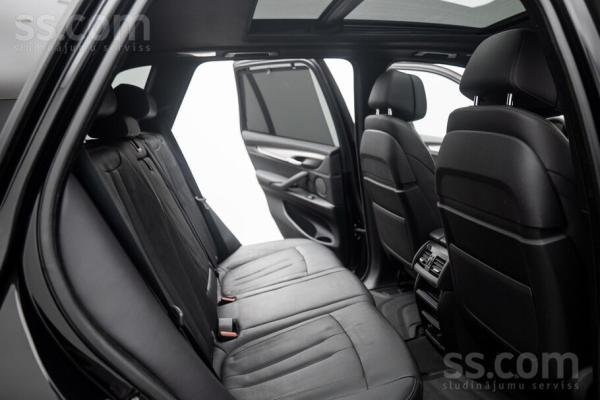 Black BMW X5 2018 in Tallinn, with an engine capacity of 2.00 L and mileage of 193 thousand km for 20999 €, photo 10 on AUTOMOTO.COM.LV