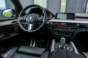 Black BMW X5 2018 in Kaunas, with an engine capacity of 3.00 L and mileage of 256 thousand km for 26450 €, photo 19 on AUTOMOTO.COM.LV