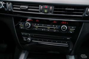 Black BMW X5 2018 in Kaunas, with an engine capacity of 3.00 L and mileage of 256 thousand km for 26450 €, photo 23 on AUTOMOTO.COM.LV