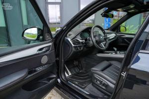 Black BMW X5 2018 in Kaunas, with an engine capacity of 3.00 L and mileage of 256 thousand km for 26450 €, photo 29 on AUTOMOTO.COM.LV