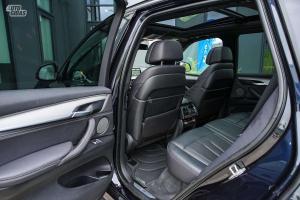 Black BMW X5 2018 in Kaunas, with an engine capacity of 3.00 L and mileage of 256 thousand km for 26450 €, photo 37 on AUTOMOTO.COM.LV