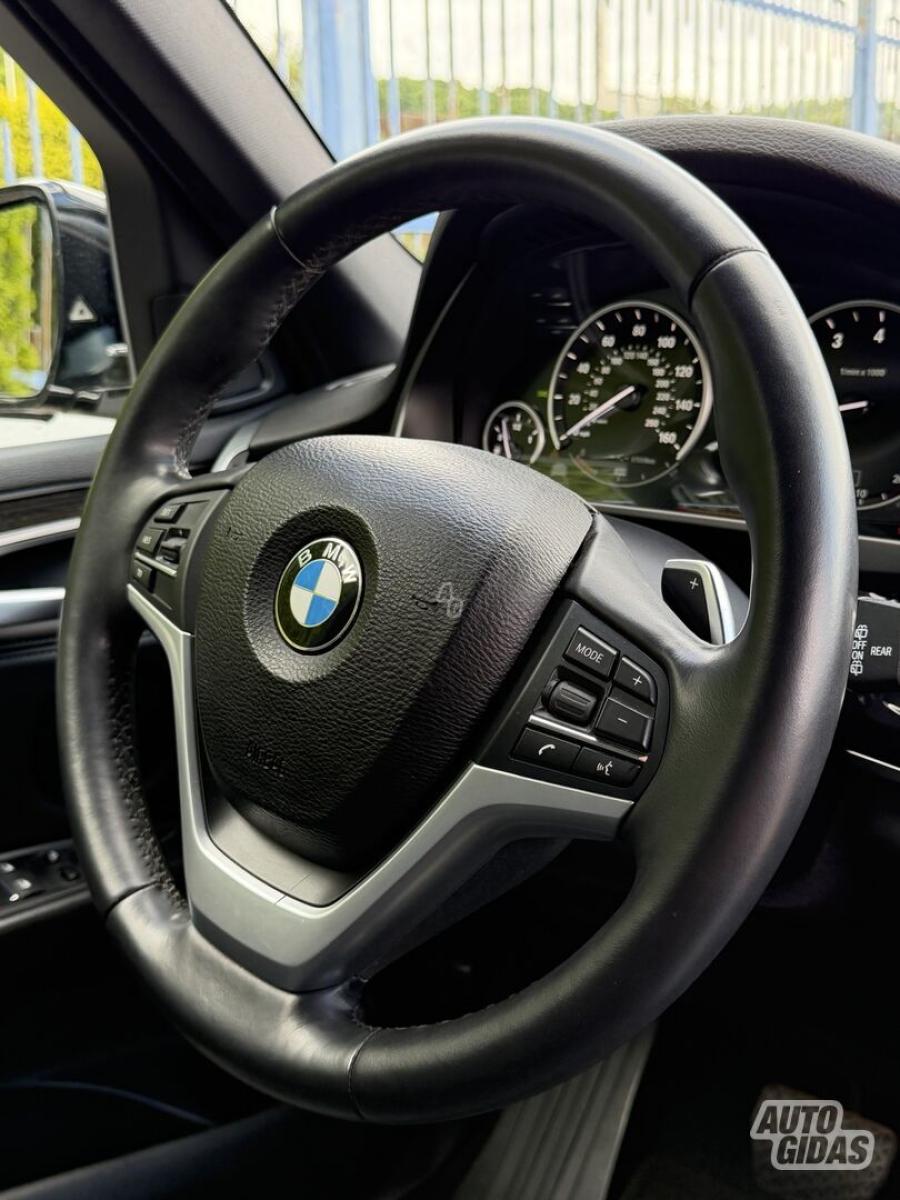 Black BMW X5 2018 in Vilnius, with an engine capacity of 3.00 L and mileage of 38 thousand km for 28000 €, photo 11 on AUTOMOTO.COM.LV