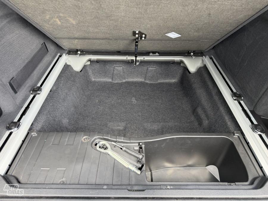 Black BMW X5 2018 in Vilnius, with an engine capacity of 3.00 L and mileage of 38 thousand km for 28000 €, photo 16 on AUTOMOTO.COM.LV