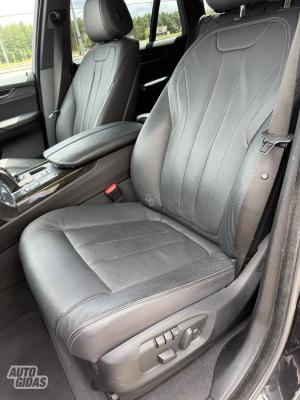 Black BMW X5 2018 in Vilnius, with an engine capacity of 3.00 L and mileage of 38 thousand km for 28000 €, photo 18 on AUTOMOTO.COM.LV