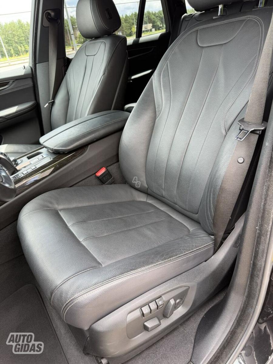 Black BMW X5 2018 in Vilnius, with an engine capacity of 3.00 L and mileage of 38 thousand km for 28000 €, photo 18 on AUTOMOTO.COM.LV