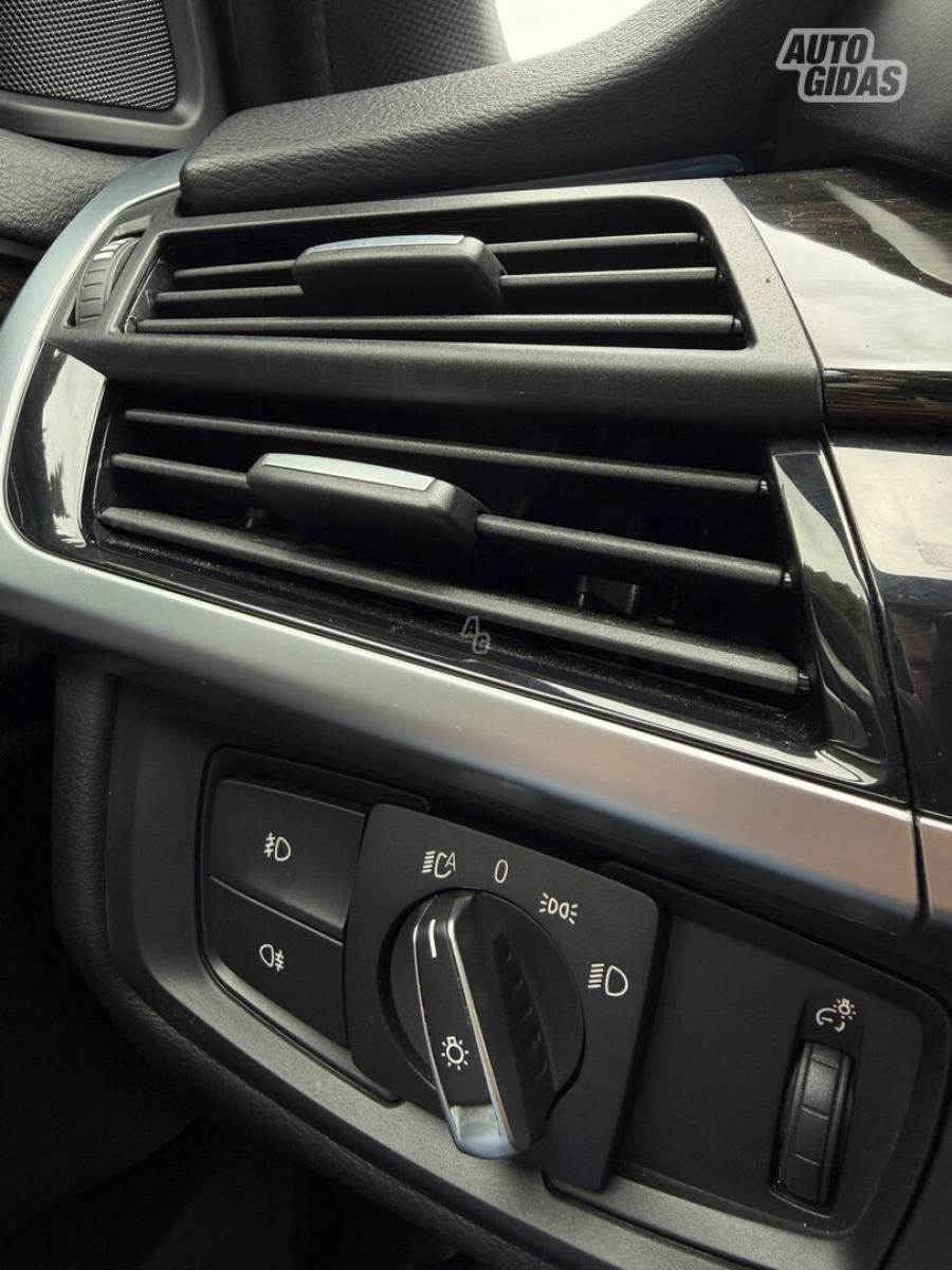 Black BMW X5 2018 in Vilnius, with an engine capacity of 3.00 L and mileage of 38 thousand km for 28000 €, photo 23 on AUTOMOTO.COM.LV