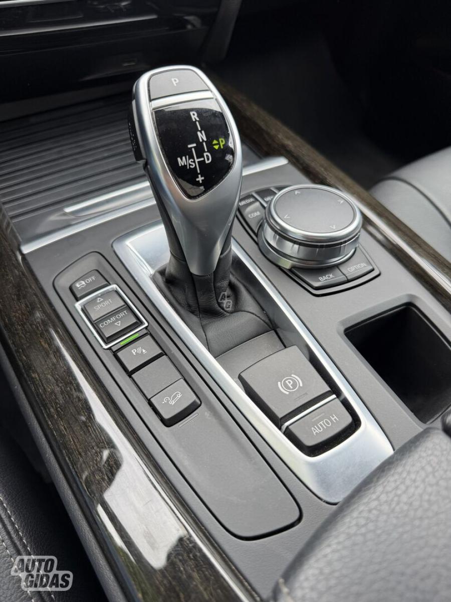 Black BMW X5 2018 in Vilnius, with an engine capacity of 3.00 L and mileage of 38 thousand km for 28000 €, photo 28 on AUTOMOTO.COM.LV