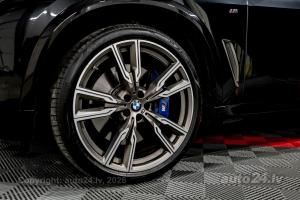 Black BMW X5 2018 in Parnu, with an engine capacity of 3.00 L and mileage of 179 thousand km for 39900 €, photo 4 on AUTOMOTO.COM.LV